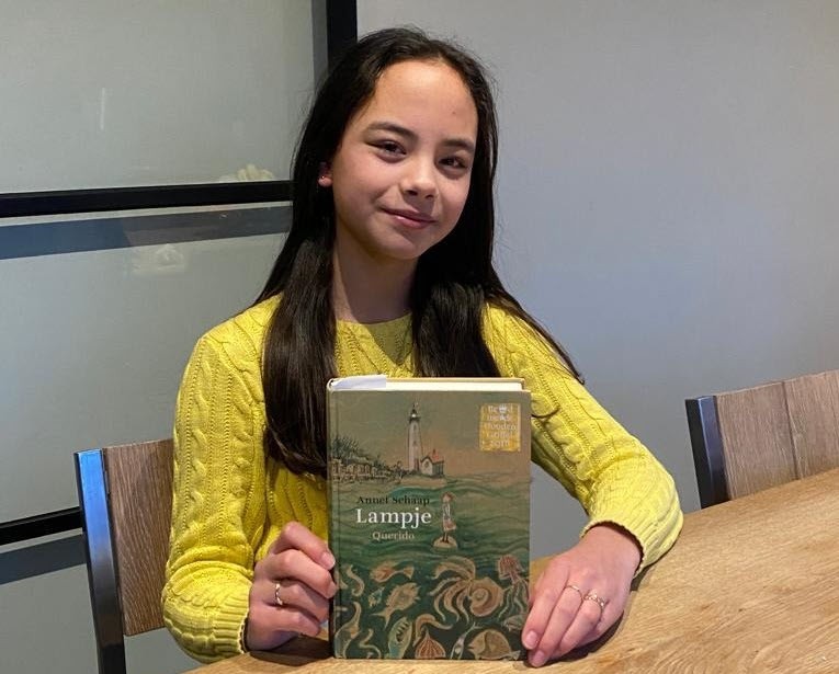 Emma Waanders wint de voorleeswedstrijd in Putten - Puttensezaken.nl